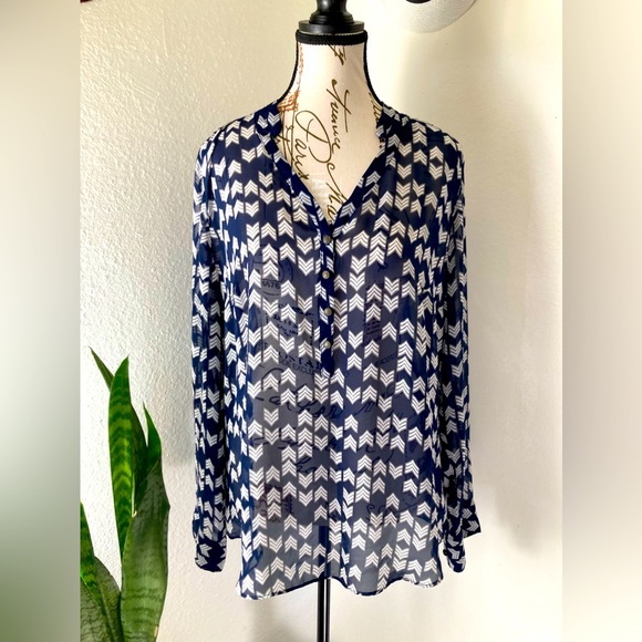 a.n.a | Tops | Ana A New Approach Chevron Print Navy White Sz L | Poshmark